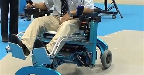 계단 오를 수 있는 휠체어