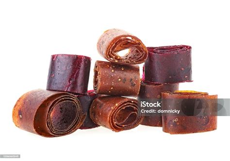 과일은 흰색 배경에 고립 된 파스티유 바 롤업 채식주의자를 위한 음식 건강한 스낵 식품 건강한 식생활에 대한 스톡 사진 및 기타 이미지 Istock