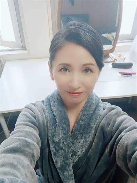 每天分享一个美女月野百合 哔哩哔哩