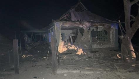 На Київщині внаслідок ворожої атаки постраждала жінка є руйнування Читайте на Ukr Net