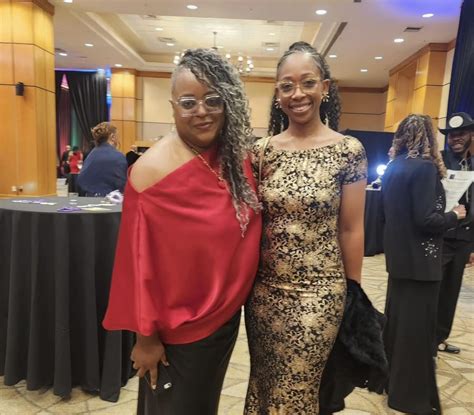 Ronda Robinson Ronda Robinson Added A New Photo