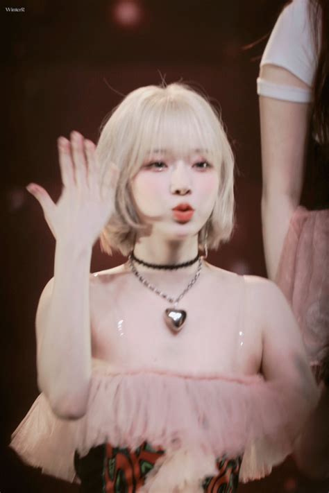 에스파 윈터 금발 단발 금단발 사진 움짤 셀카 모음 네이버 블로그