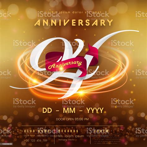 황금 추상 미래 공간 배경에 94 주년 기념 기호 템플릿입니다 하이테크 네트워크 디지털 기술 개념 설계 요소로 숫자를 축하하는 94 번째 현대 기술 디자인 광고에 대한 스톡