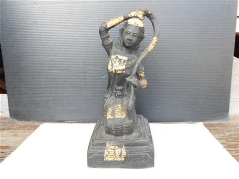 พระบูชา และ หนังสือพระ รูปเหมือนแม่พระธรณีบีบมวยผมขนาดบูชาหน้าตัก 4 นิ้ว เคาะเดียวครับ