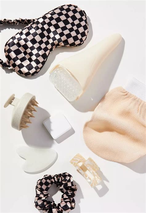 20 Cute And Cozy Stocking Stuffers For Homebodies Brit Co