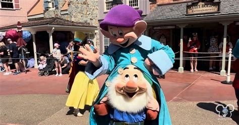 A Guide To Seeing Snow White At Disney World