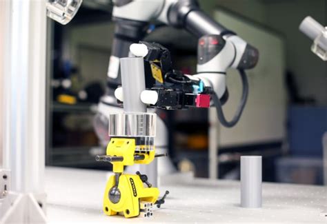 로봇손이 정교한 부품 조립한다 파이낸셜뉴스
