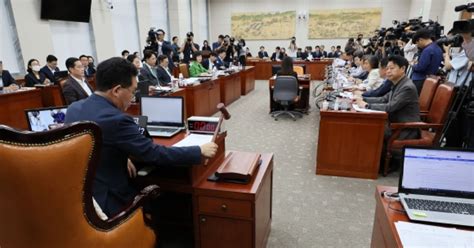 학폭에 ‘사이버 폭력 명시…이동관 아들 논란은 여야 공방