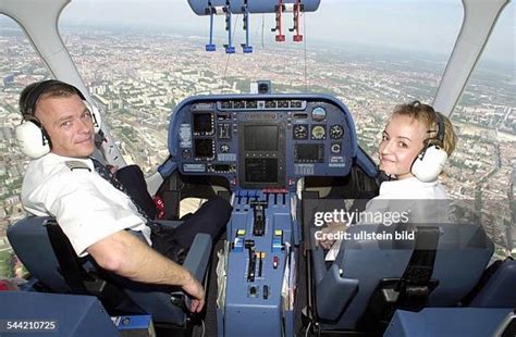 38 Piloten Cockpit Photos And High Res Pictures Getty Images