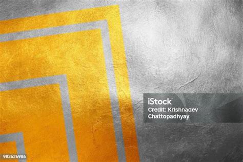 금색과 은색 빛나는 지저분한 텍스처 패턴 텍스트 또는 이미지에 대 한 공간 창조 독특한 고급 스러운 추상적인 배경 디자인