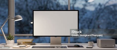 컴퓨터 모형과 테이블 위의 물건이있는 현대적인 현대 사무실 책상 작업 공간 3차원 형태에 대한 스톡 사진 및 기타 이미지 3차원 형태 모형 컴퓨터 모니터 Istock