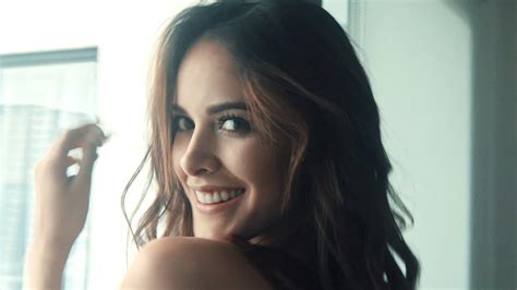 Model Film Laura Model Pro