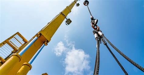 Tips To Select The Right Rigging Hardware For Heavy Lifting