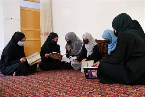 نزدیک به ۲۰ ماه از بسته ماندن مکتب‌های متوسطه و لیسه دختران می‌گذرد