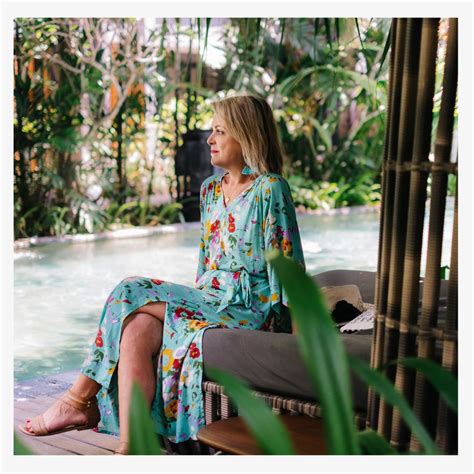 sarah cross on linkedin struggling with customer retention this post