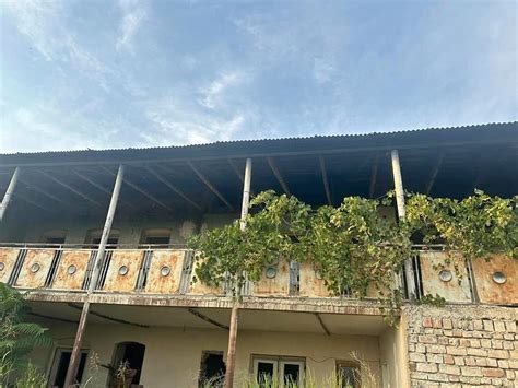 იყიდება სახლი და მიწა