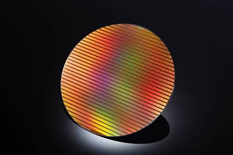 반도체 웨이퍼 1년새 출하량 7 줄었지만올해 반등