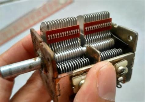 Pengertian Kapasitor Variabel Jenis Dan Cara Kerjanya Finoo Id