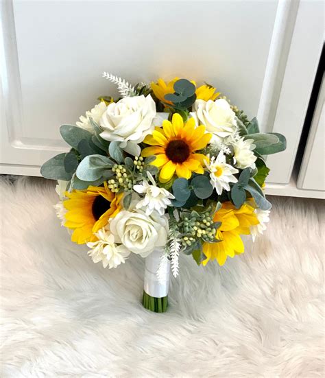 White Daisy And Sunflower Bouquet