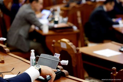 Түгжрэлийг бууруулах гэр хорооллыг орон сууцжуулах хуулийн төслийг эцсийн хэлэлцүүлэгт шилжүүллээ