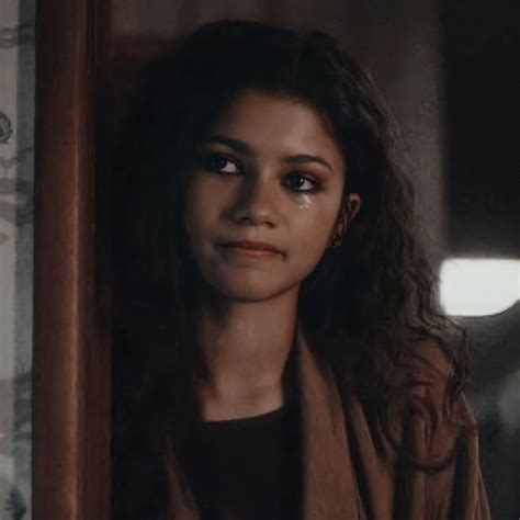 Pin Em Multi Icons Beleza De Mulher Ideias De Maquiagem Estilo Zendaya