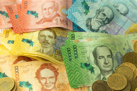 코스타리카 돈 많은 지폐와 동전 모든 가치 코스타리카 통화 콜론 비즈니스 재무 배경 닫기 코스타리카에 대한 스톡 사진 및 기타 이미지 Istock