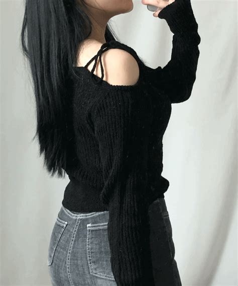 리본 언발 원 오프숄더 부클 긴팔 니트 Nt 에이블리