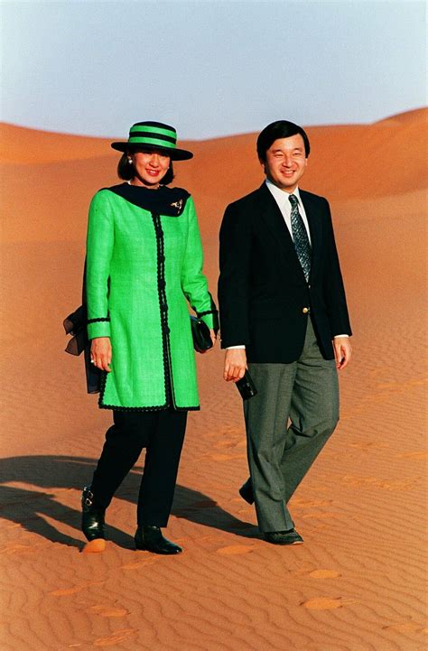 写真 6ページ目雅子さま流ファッション 「フリルが素敵！」「ワンピースはng？」“26年の変遷” 文春オンライン