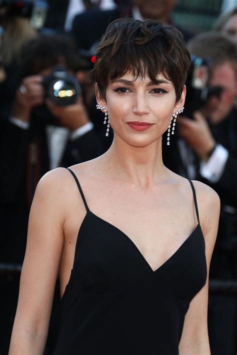 Pin By Aaa On مرات الحفظ السريع Pixie Hairstyles Spanish Actress Short Hair Styles