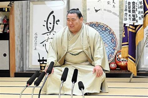 Хошорюү С Бямбасүрэн 74 дэх ёкозүна боллоо