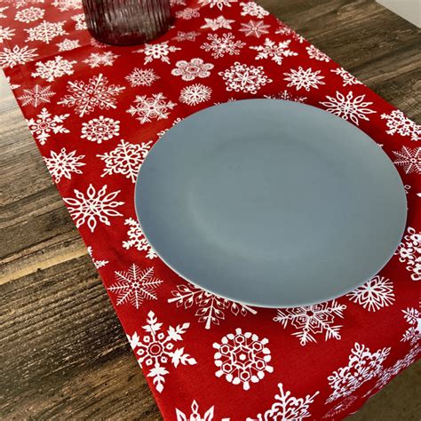 Новорічна доріжка Delight Червона з білими сніжинками 180х40 фото отзывы характеристики в