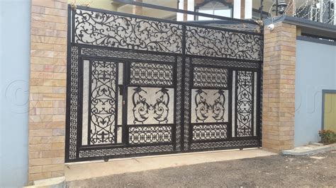 Fiber Sheet Enhanced Gates Capture Homeowners Hearts