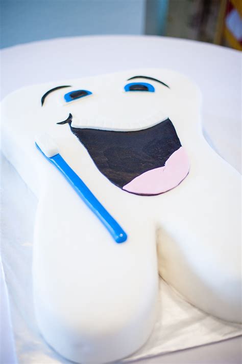 Торт в форме зуба 59 фото