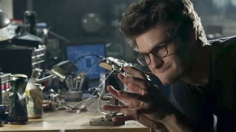 Нового Человека паука с Эндрю Гарфилдом внезапно рассекретил автор