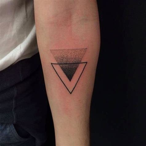 9 Geometric Tattoos Minimalist Gals Will Love Geometric Tattoo