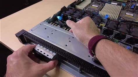 Lenovo Thinksystem Sr630 V3 Installing An Edsff Drive Cage Youtube