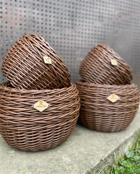 Майстерня виробів з ротангу кашпо вазони дровниці виробизротангу кашпо кашподлядвору
