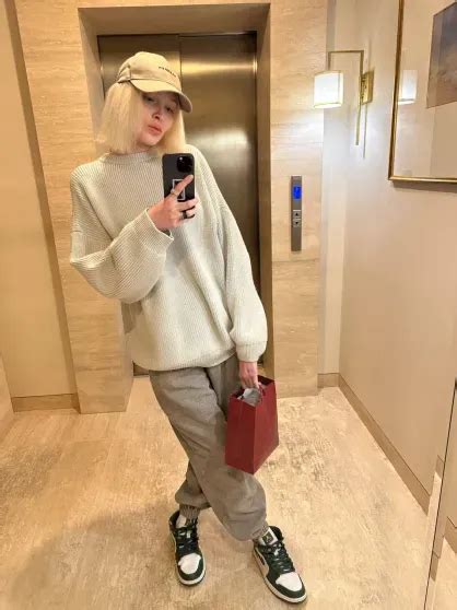 Алёна Шишкова которую подозревают в пластических операциях показала как выглядела в детстве