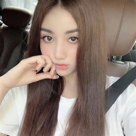 Clip sex Đồng Thị Mỹ Linh bú cu dọn vệ sinh cho thiếu gia