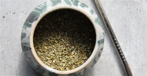 건강한 음료 고요한 관습 남미 사람 녹색 단순한 도자기 그릇 돌 표면 디테일 라이프스타일 러스틱 맛 머리