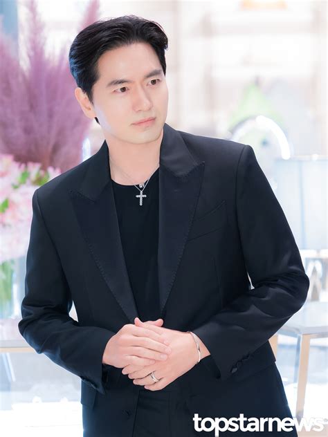 이진욱 서있기만 해도 화보 그라프 포토콜 [hd포토] 장호연 기자 톱스타뉴스 엔터 방송