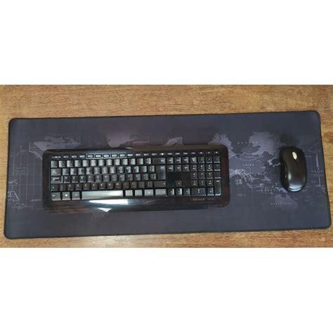 Голяма мека подложка за мишка и клавиатура с гумиран гръб против хлъзгане и принт на картата на