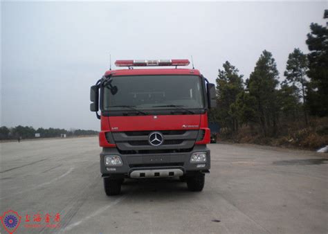 Mercedes Chassis Foam Fire Fighting Vehicles Monitor Flow 100ls