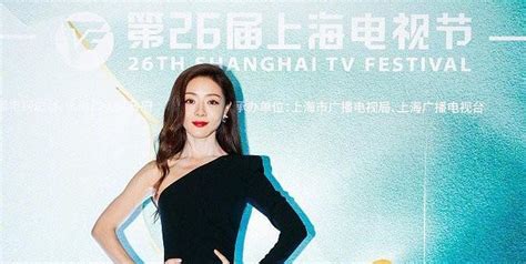 白玉兰颁奖典礼上的女星红毯造型秀，一位赛一位的好看！ 知乎