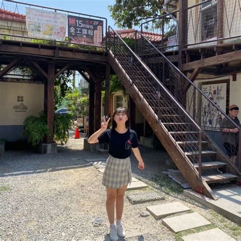 Polly Polly Threads Say More