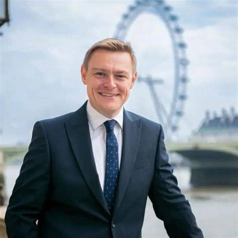 英国2天内12名政府官员辞职 包括3名内阁大臣英国卫生大臣和财政大臣同日辞职昆斯苏纳克