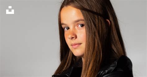 긴 머리를 가진 여자 사진 Unsplash의 무료 여자 이미지