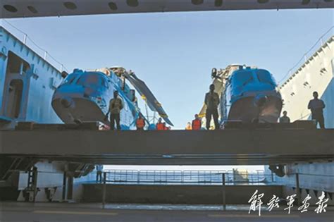 蛟龙入海！某登陆艇支队砺剑深蓝手机新浪网
