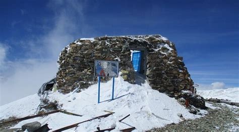 عکس سفر به تهران قدیم؛ یادگار کارگران فلزکار در دامنه توچال؛ مرتفع