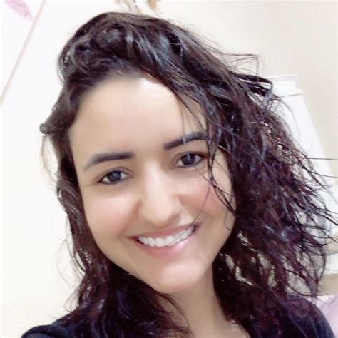 Priscila Sathini Terapeuta Tântrica